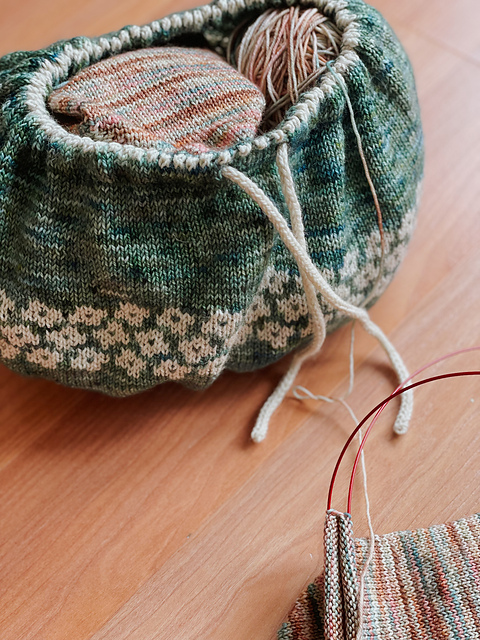Knit a Pretty Floral Project Bag – Knitting
